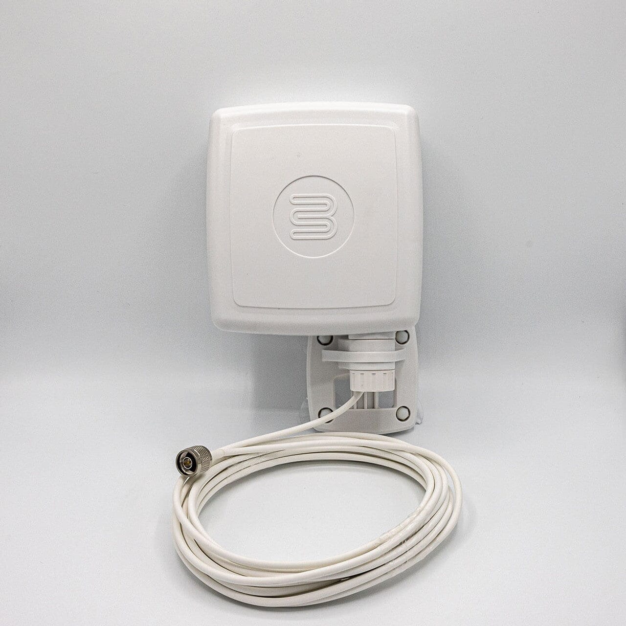 The Beacon 5G Antenna: Elevate Your Cellular Connectivity